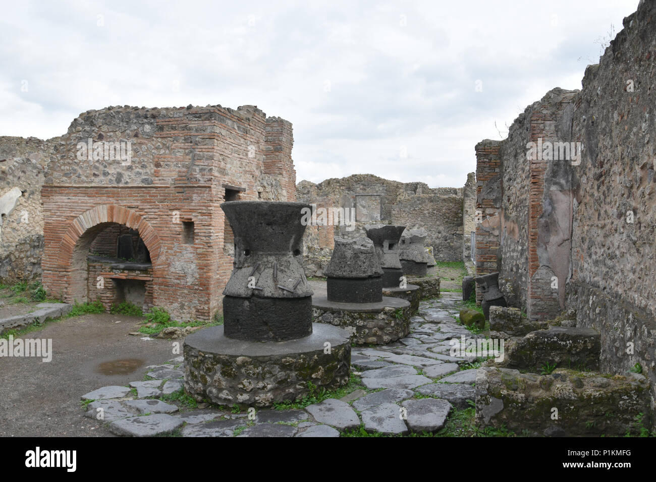 Ancient bakery hi-res stock photography and images - Alamy