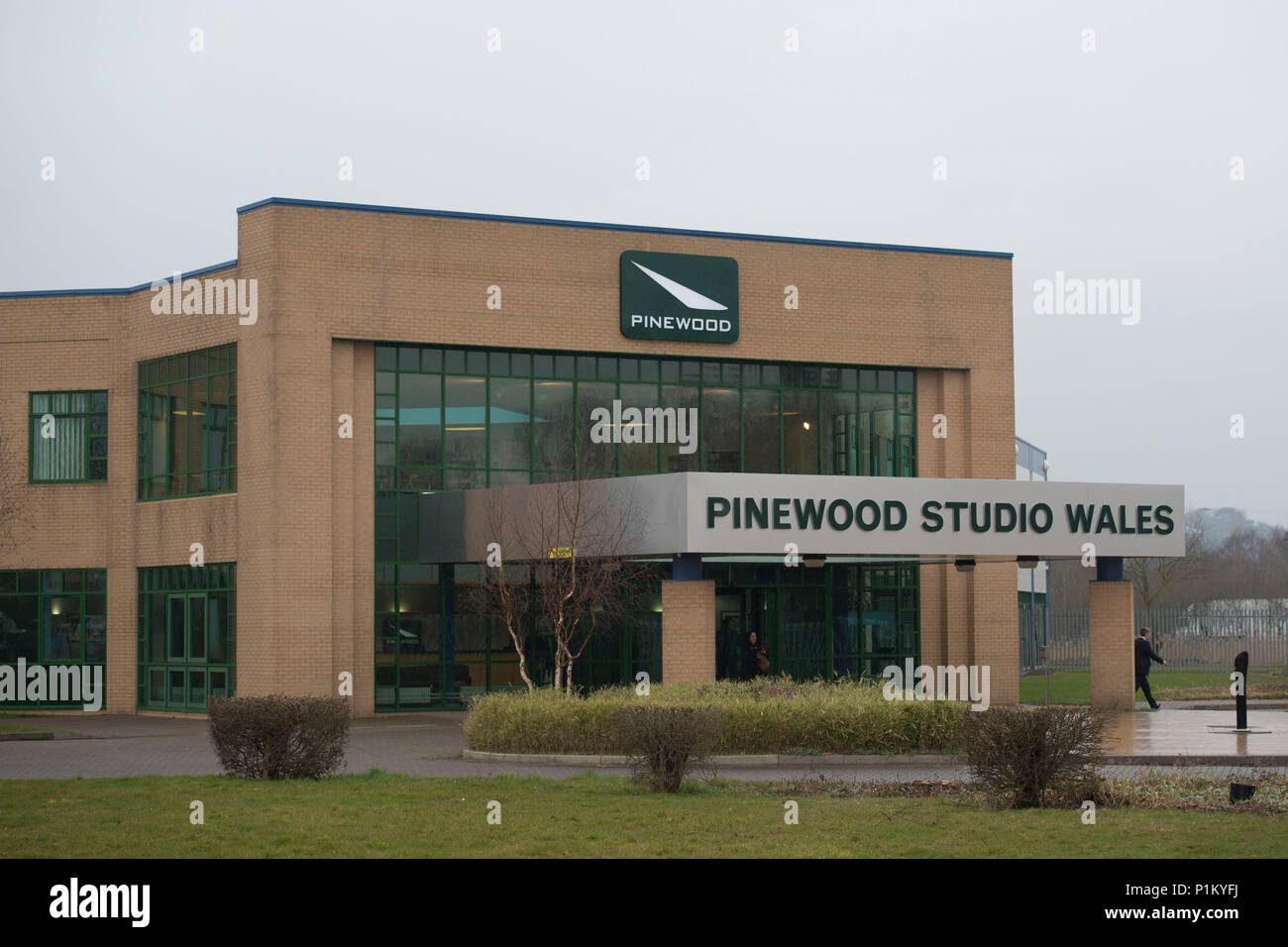 Pinewood studio exterior hi-res stock photography and images - Alamy