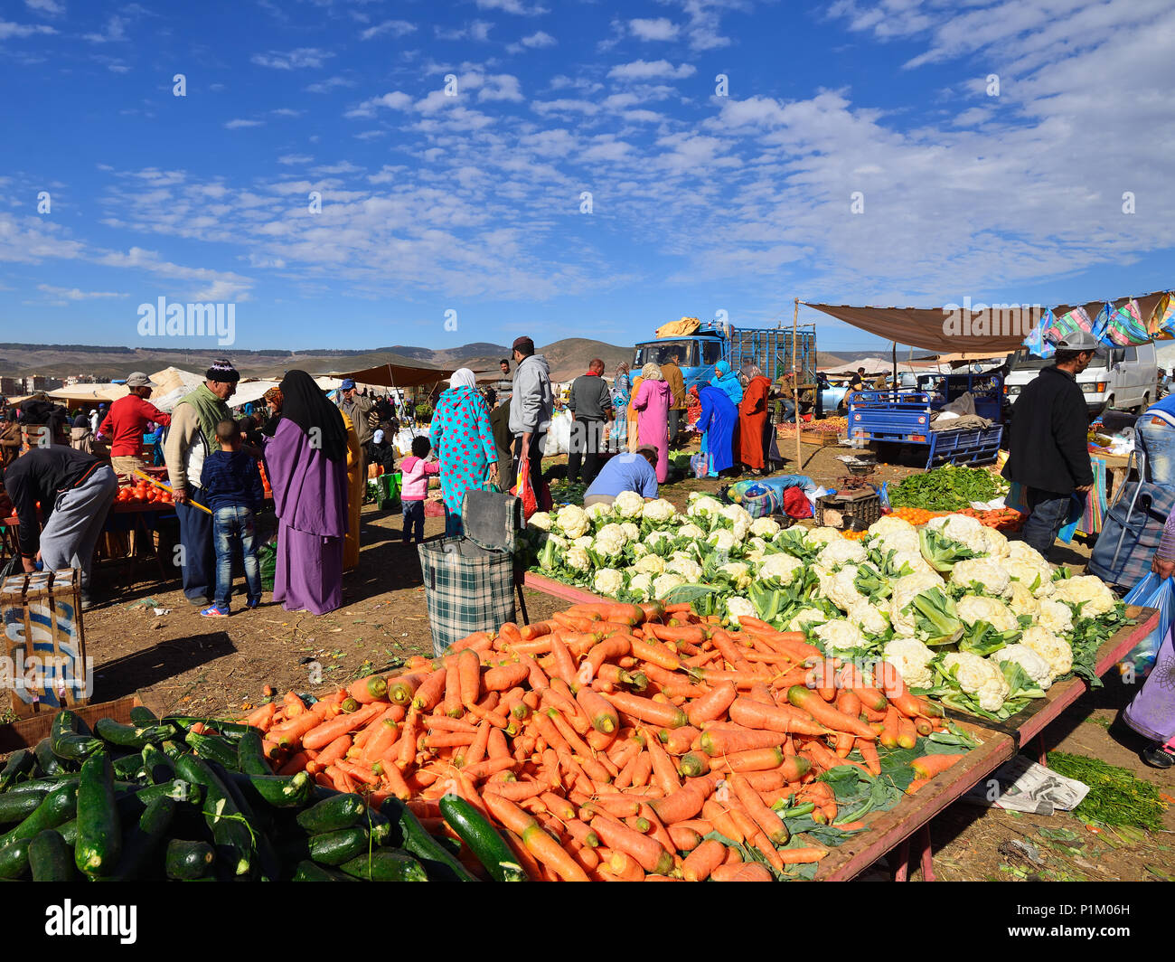African market stall food village hi-res stock photography and images ...