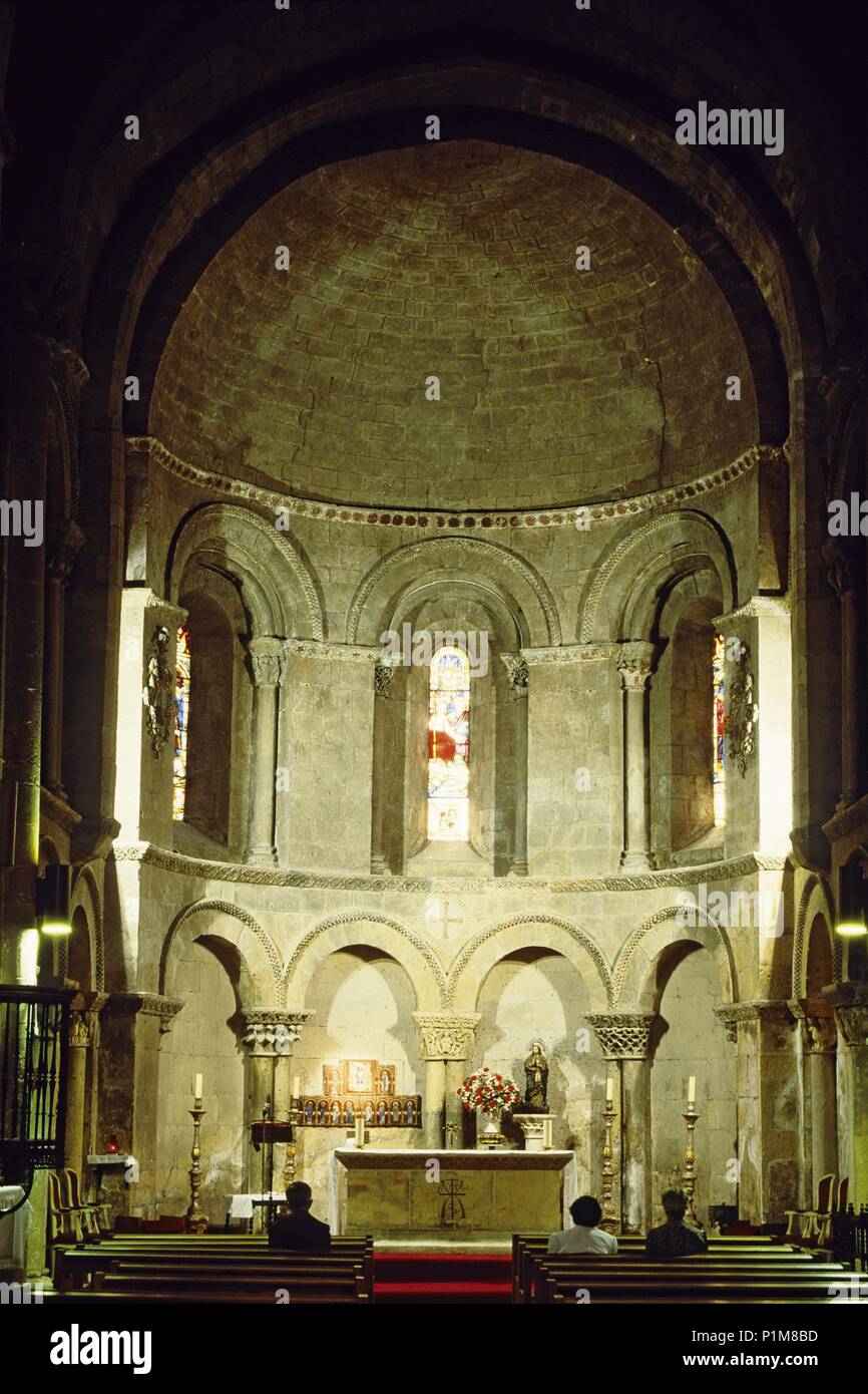 altar and apse of the Trinidad church; interior (romanesque ...