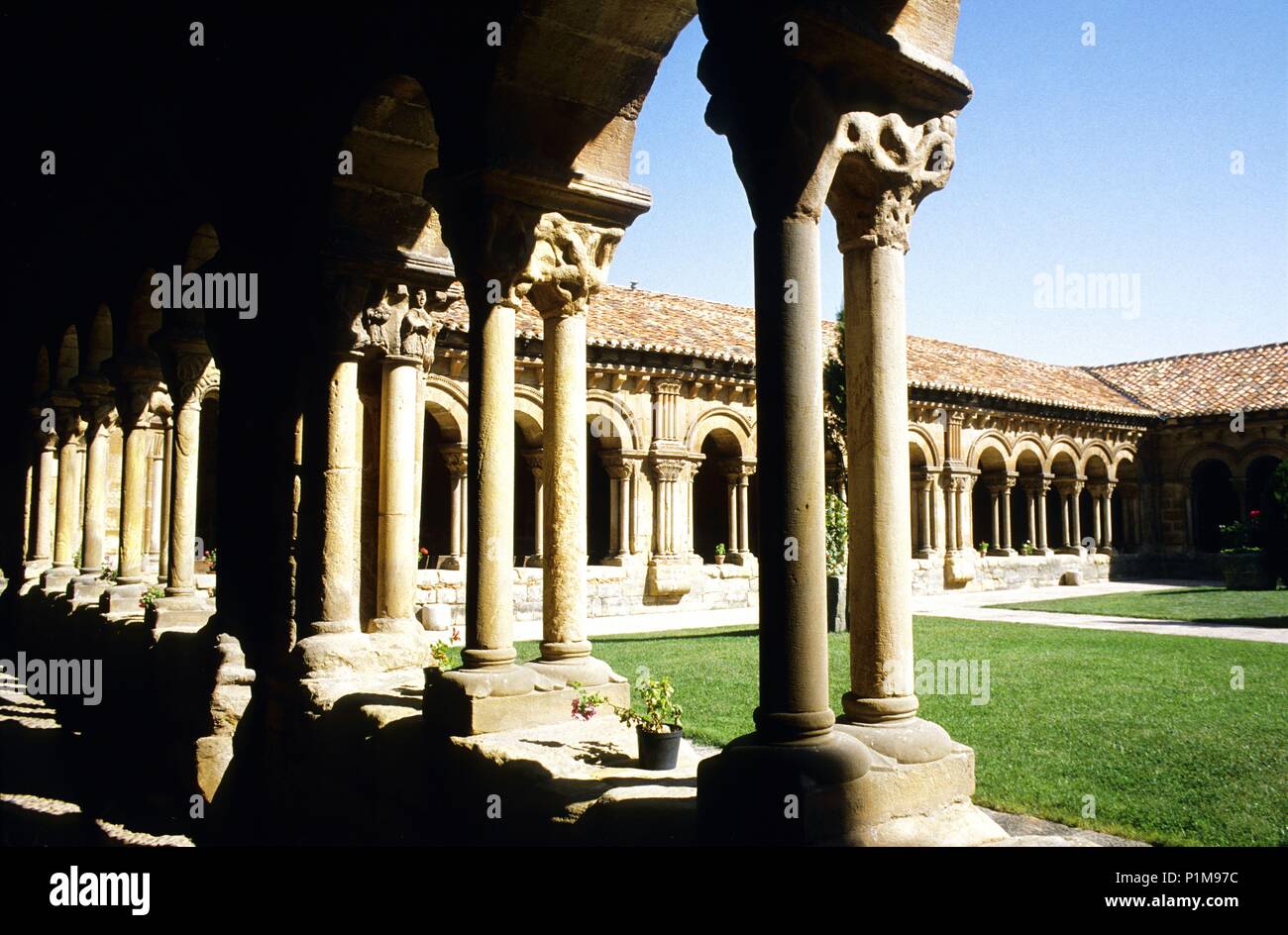 Concatedral de / San Pedro co-cathedral; romanesque cloister Stock ...
