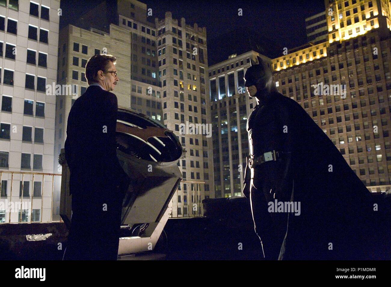 Batman begins 2005 gary oldman hi-res stock photography and images - Alamy