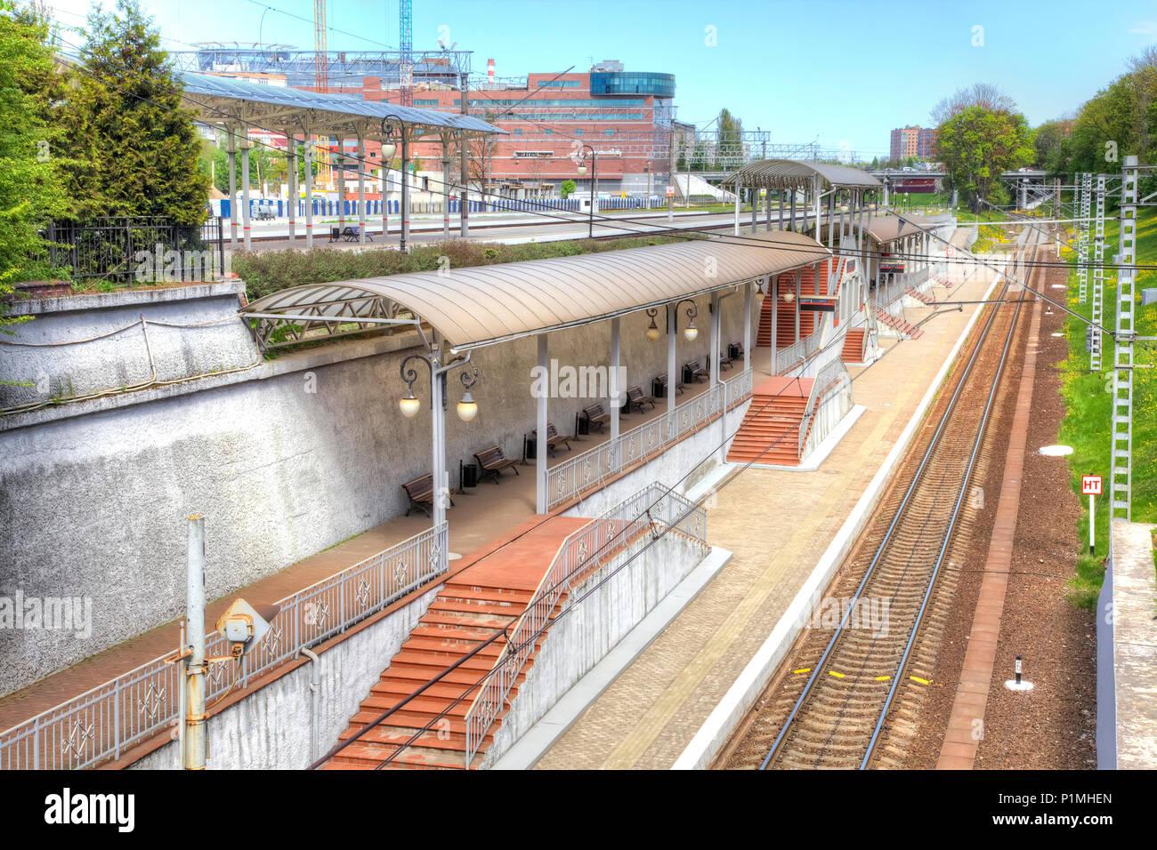 Railway station platform canopy hi-res stock photography and images - Alamy