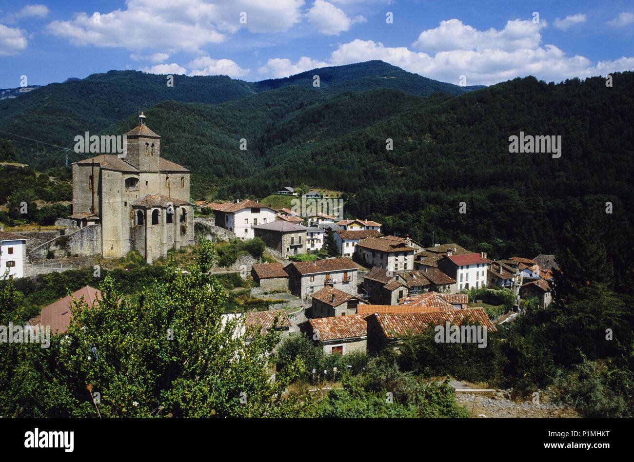 Roncal; village and valley (Pyrenees Stock Photo - Alamy