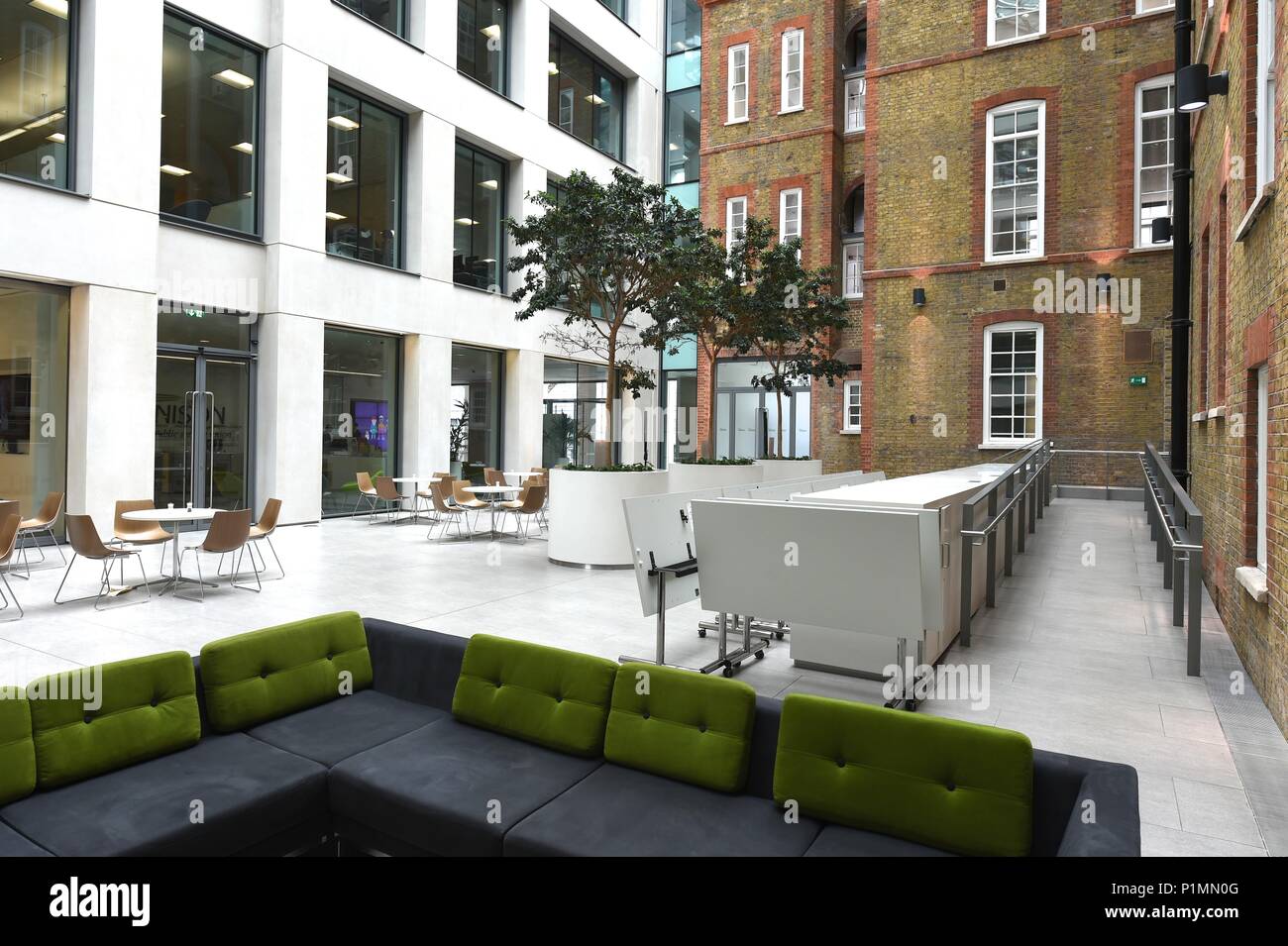 Modern commercial interiors hi-res stock photography and images - Alamy