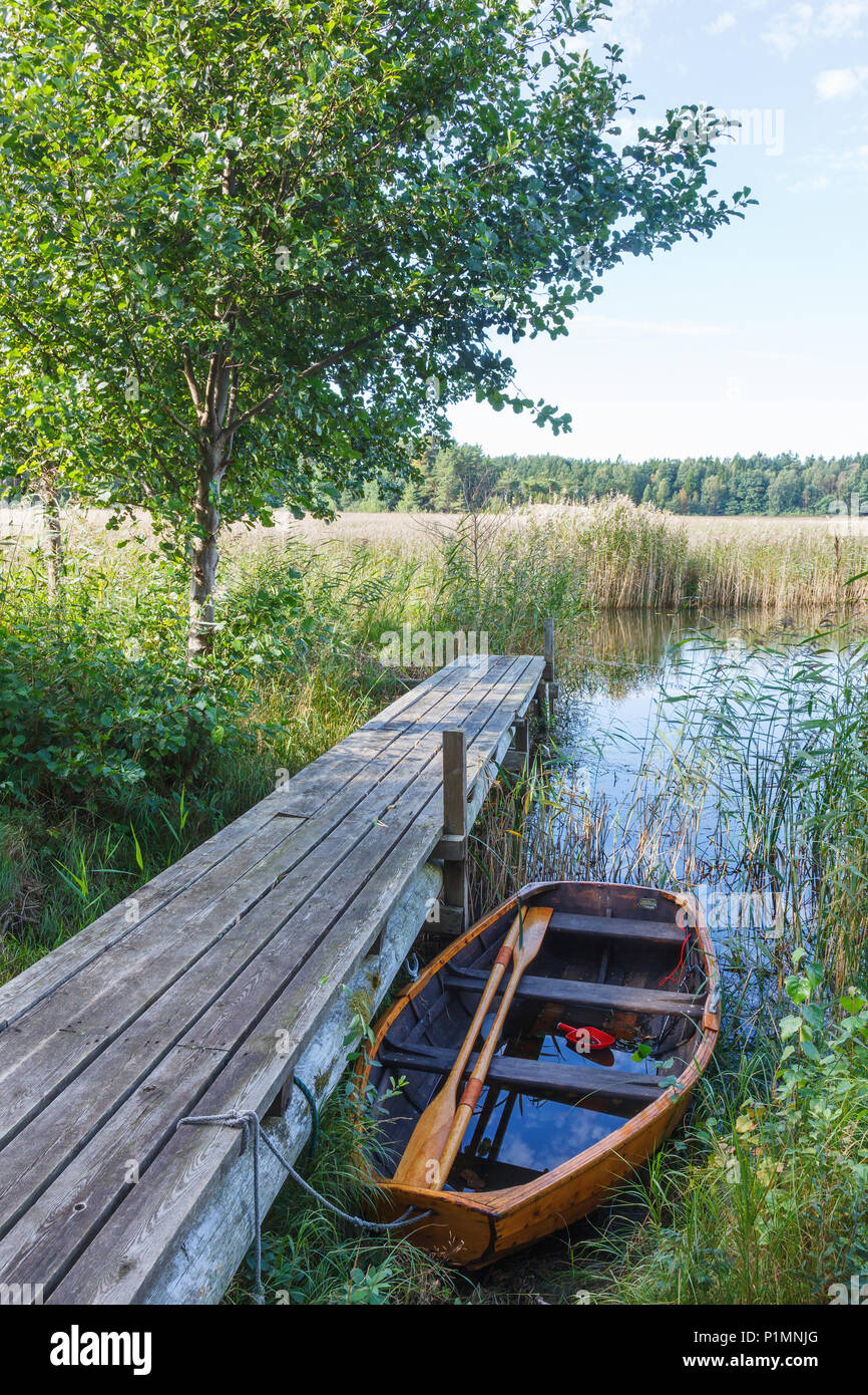 Rowboat oars hi-res stock photography and images - Alamy