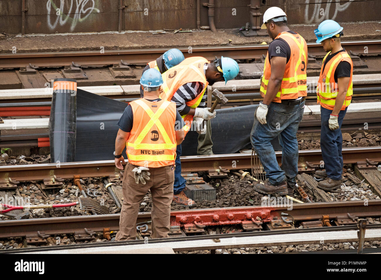 Engineers repairing tracks railroad hi-res stock photography and images ...