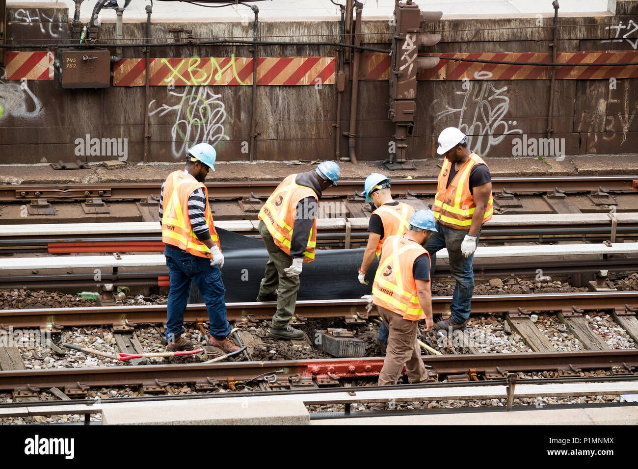 Railroad workers hi-res stock photography and images - Alamy