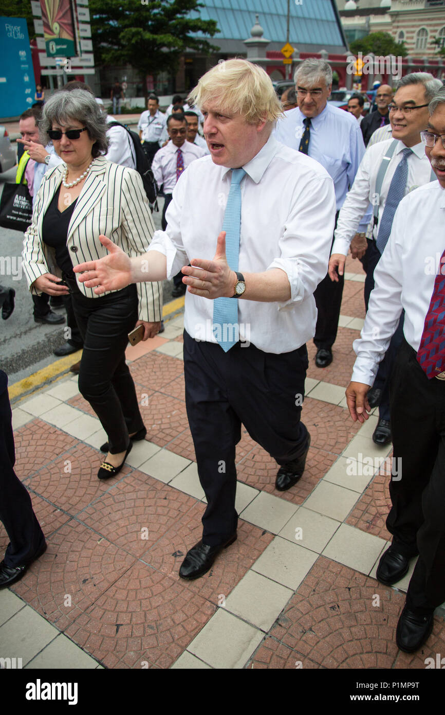 Boris johnson blue tie hi-res stock photography and images - Alamy