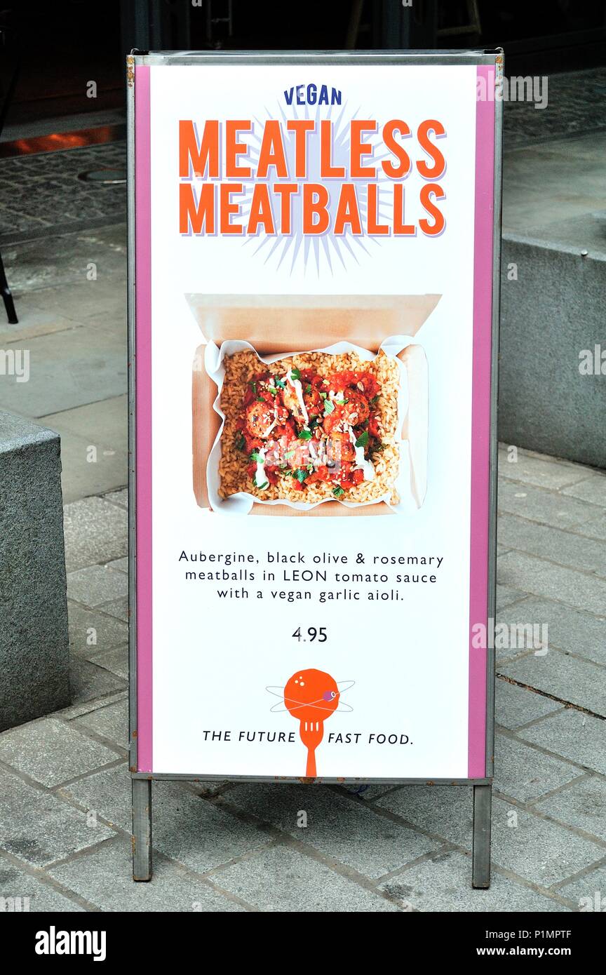 Free food sign hi-res stock photography and images - Alamy