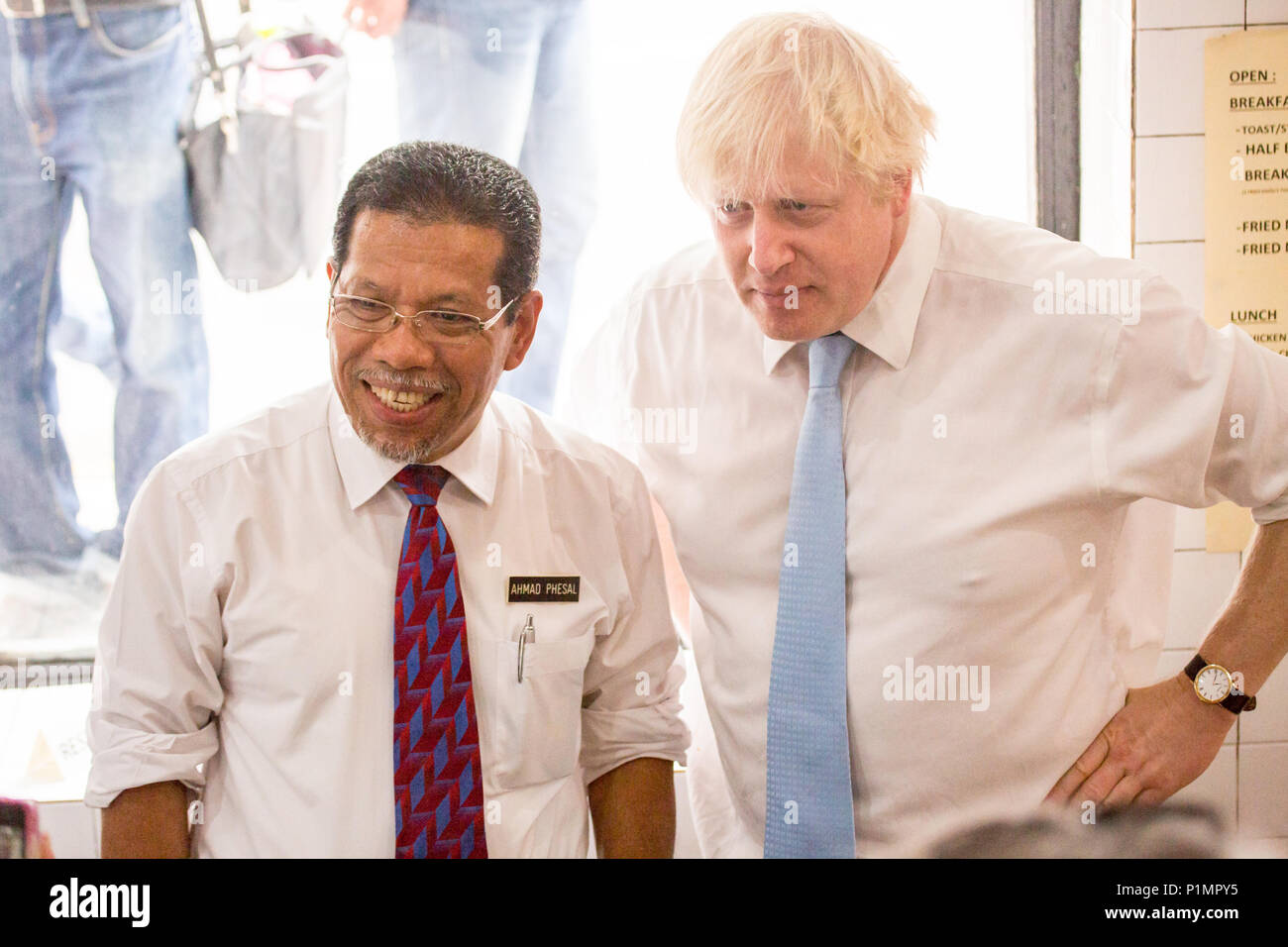 Boris johnson blue tie hi-res stock photography and images - Alamy