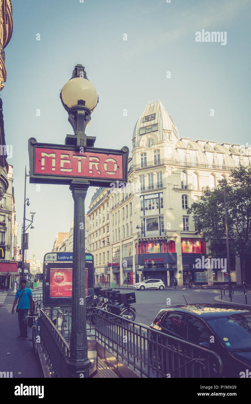 Metro sign in Paris, France Stock Photo - Alamy
