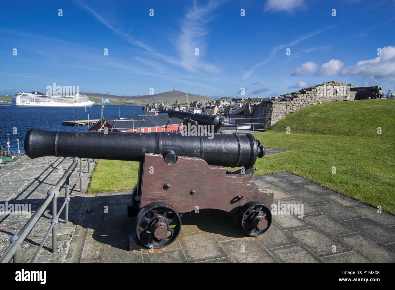 17th century ship canon hi-res stock photography and images - Alamy