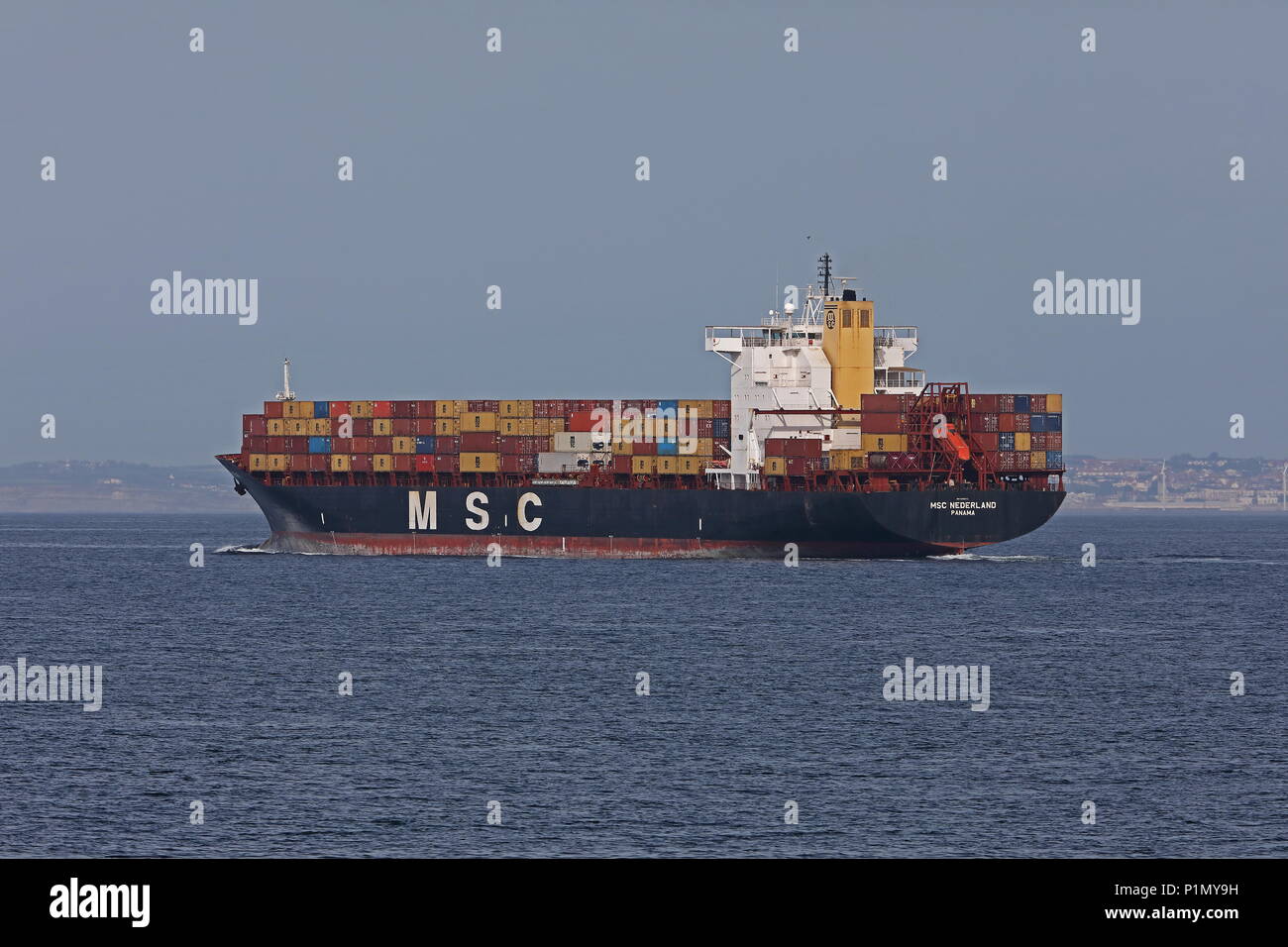 English channel ships hi-res stock photography and images - Alamy