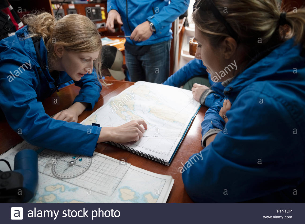 Map plotting journey hi-res stock photography and images - Alamy