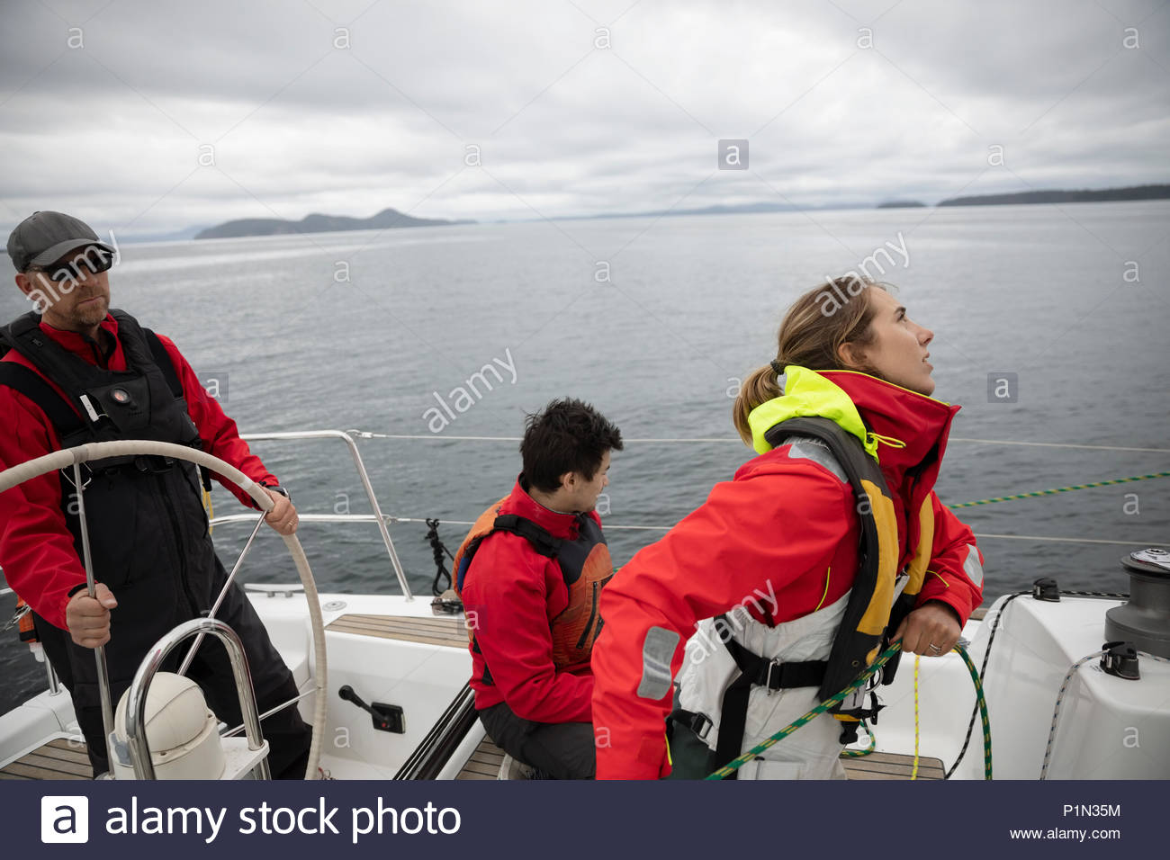 Team strength training hi-res stock photography and images - Alamy