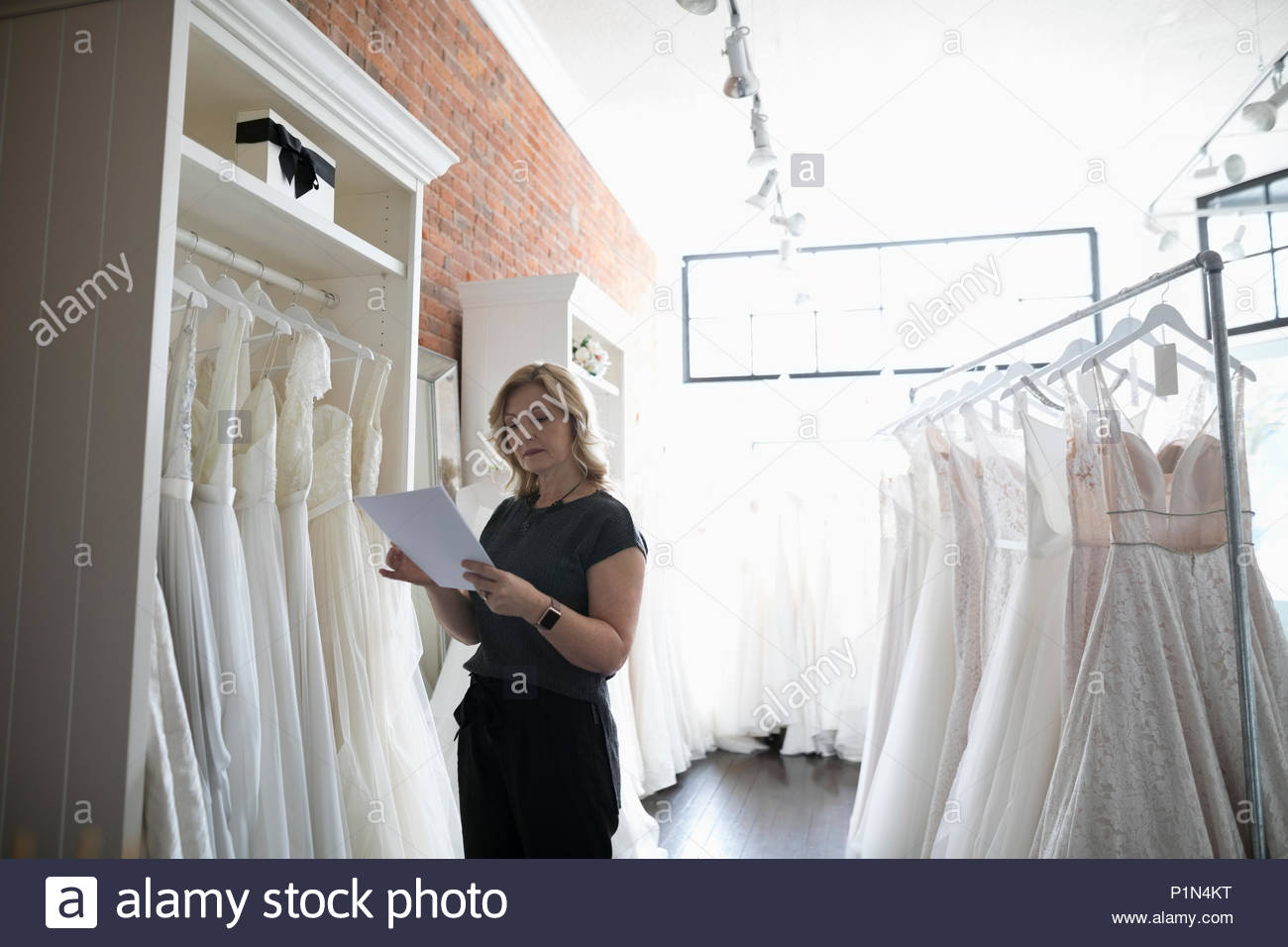 Bridal industry hi-res stock photography and images - Alamy