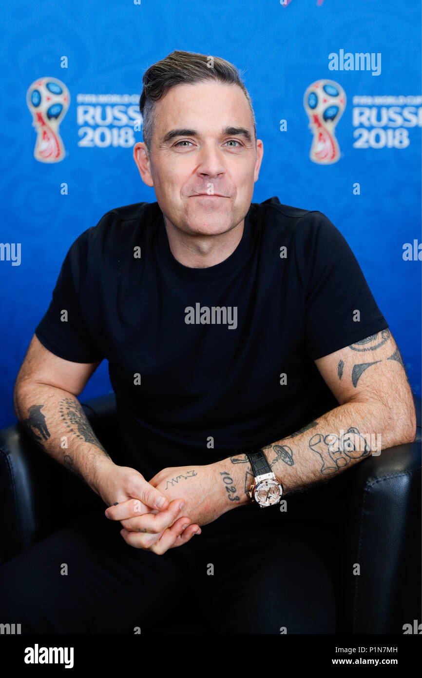 Pop Singer Robbie Williams High Resolution Stock Photography and Images ...
