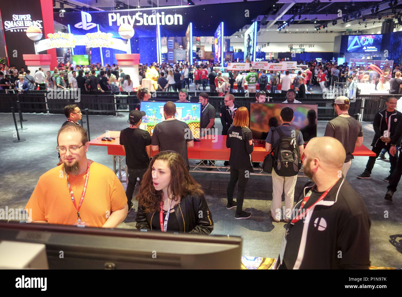Electronic entertainment expo 2018 hi-res stock photography and images ...