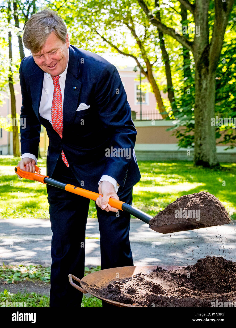 King Willem-Alexander of The Netherlands visits President Kersti ...