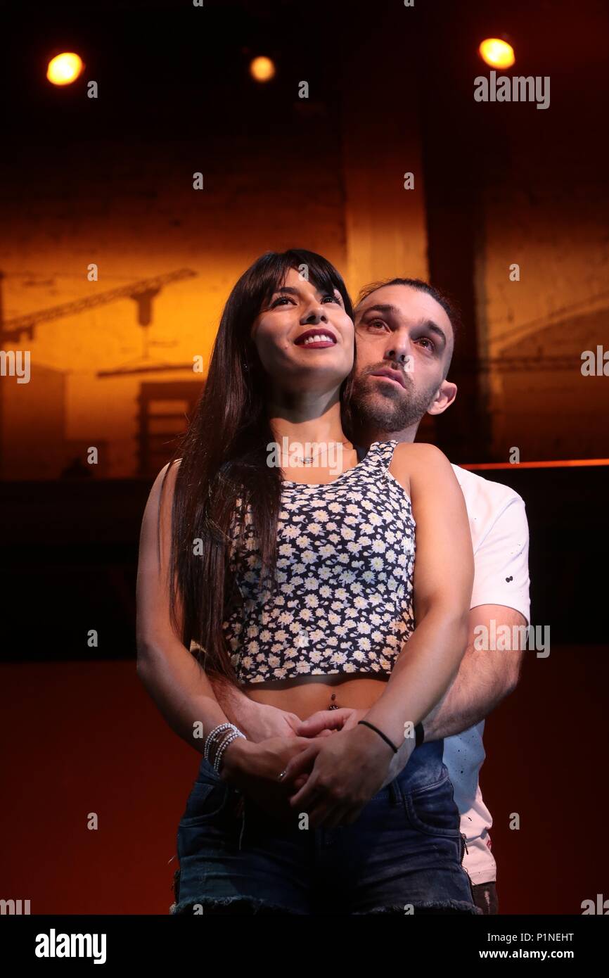 Actores en el teatro hi-res stock photography and images - Alamy