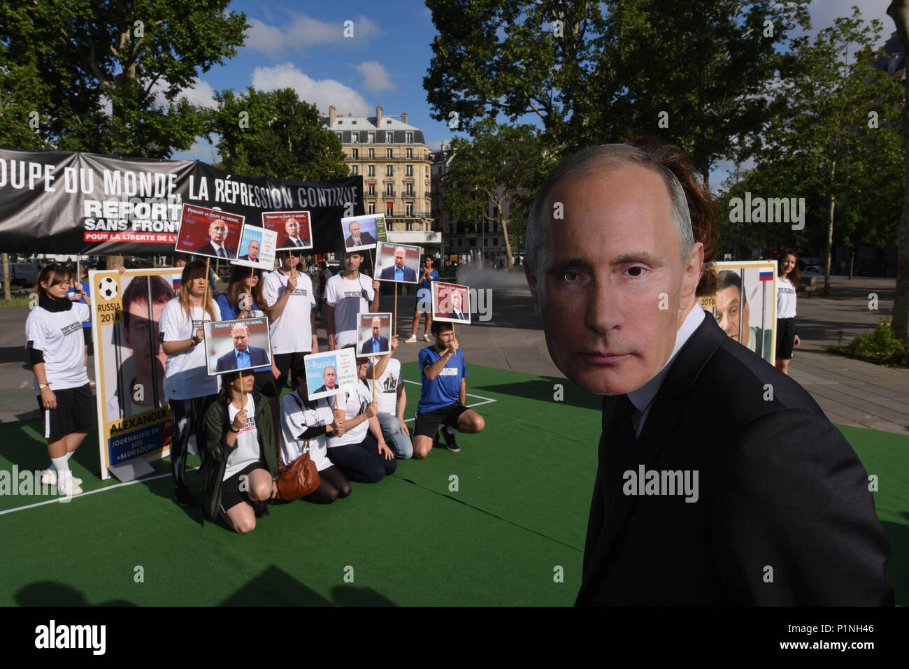 Reporters without borders hi-res stock photography and images - Alamy