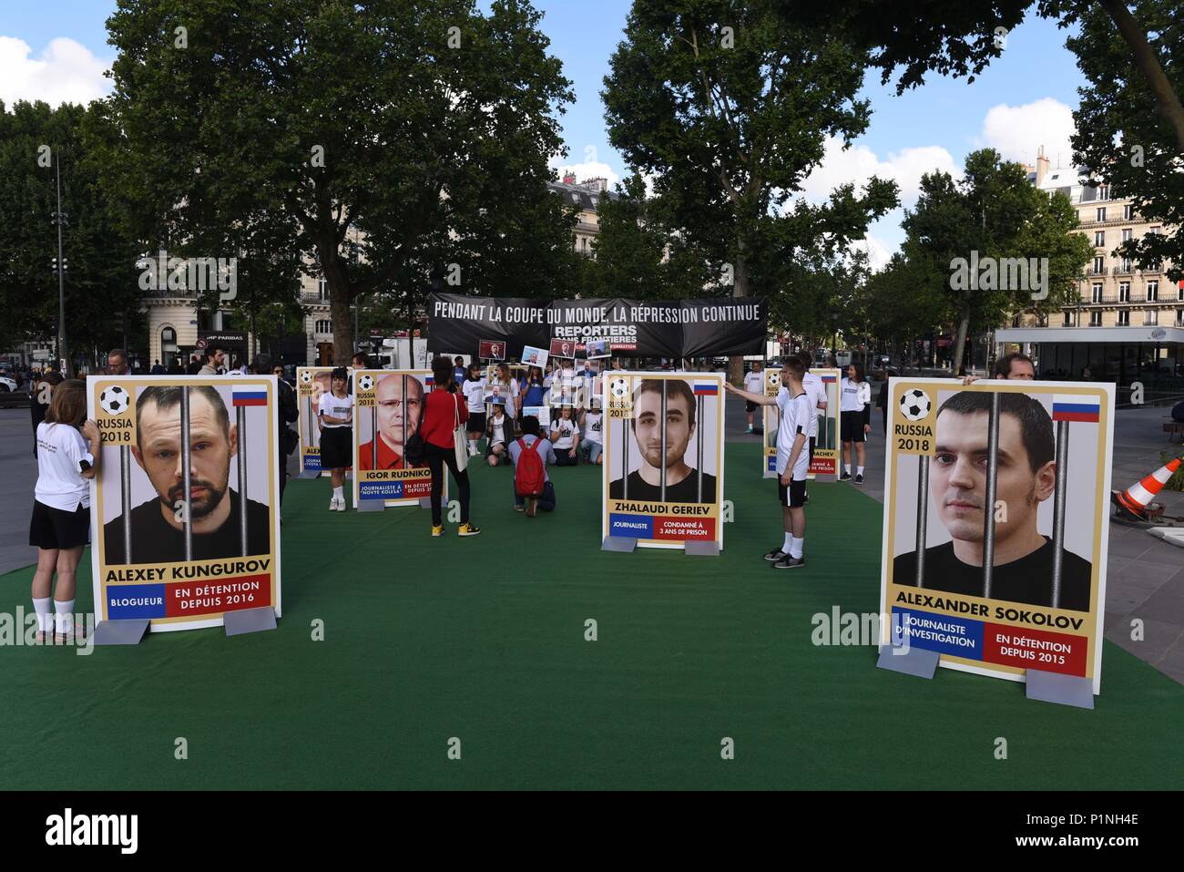 Reporters without borders hi-res stock photography and images - Alamy