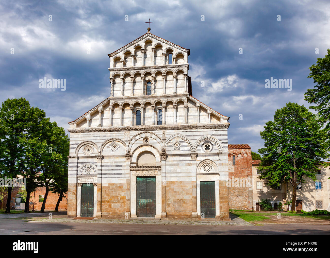 Tuscan colonnade hi-res stock photography and images - Alamy