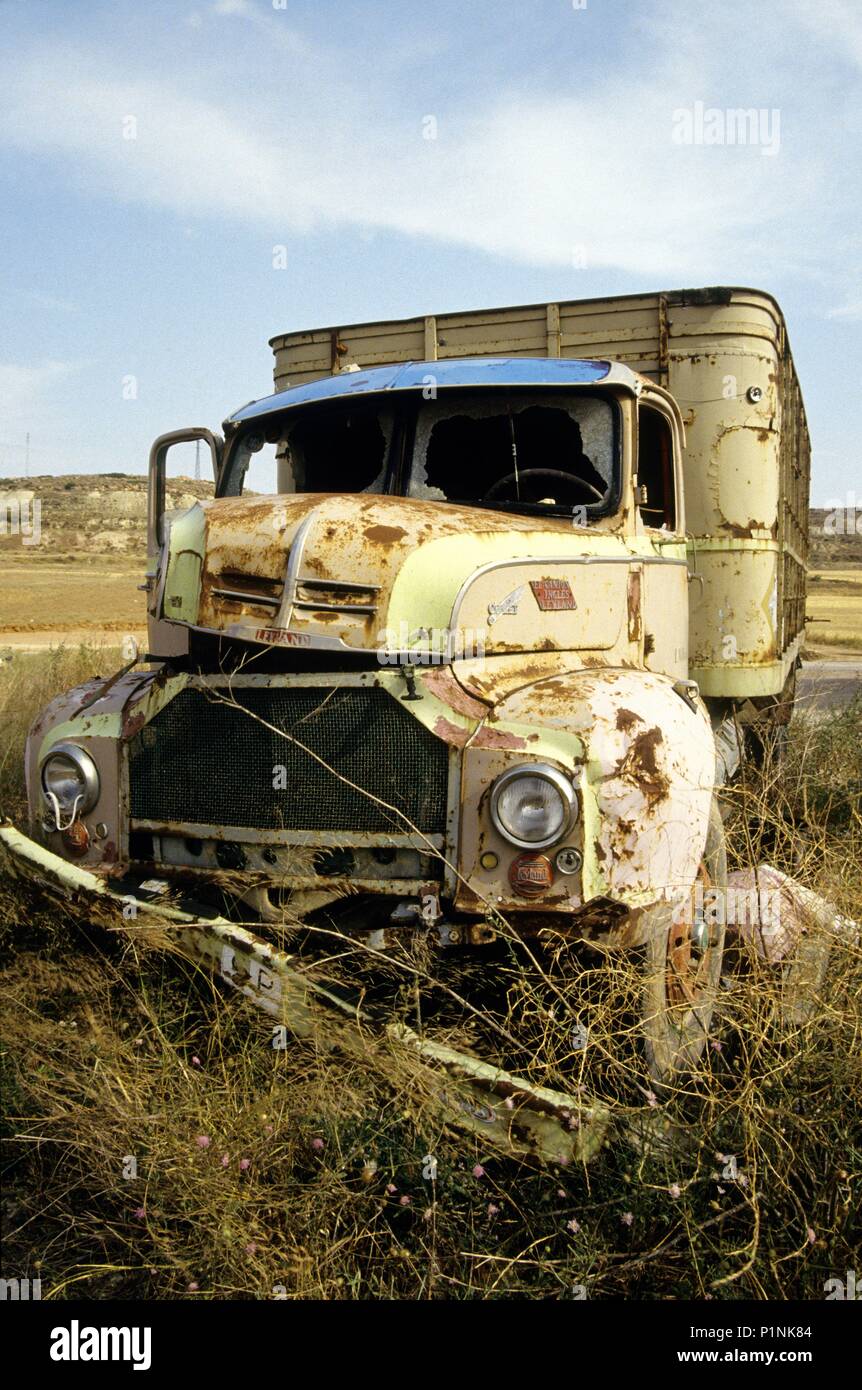 Abandonned truck hi-res stock photography and images - Alamy