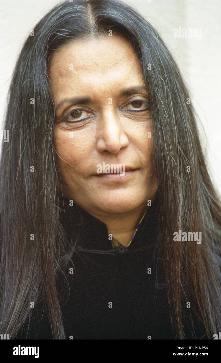 Deepa mehta hi-res stock photography and images - Alamy