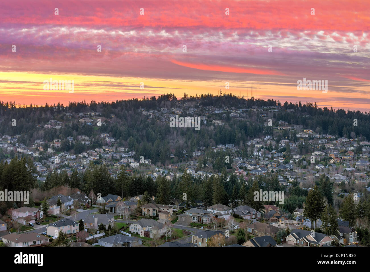Suburban houses evening usa hi-res stock photography and images - Alamy