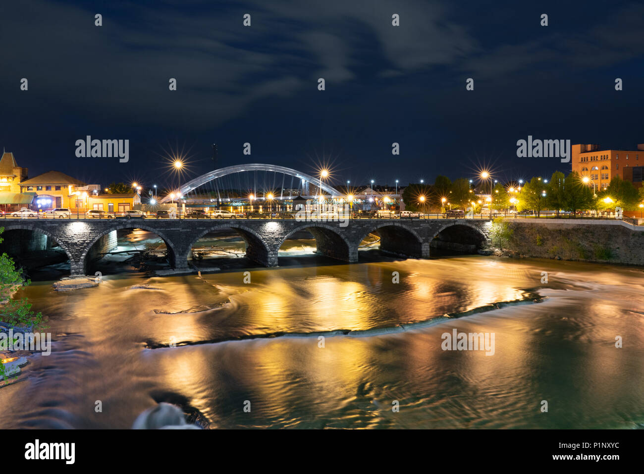 New york downtown street hi-res stock photography and images - Alamy