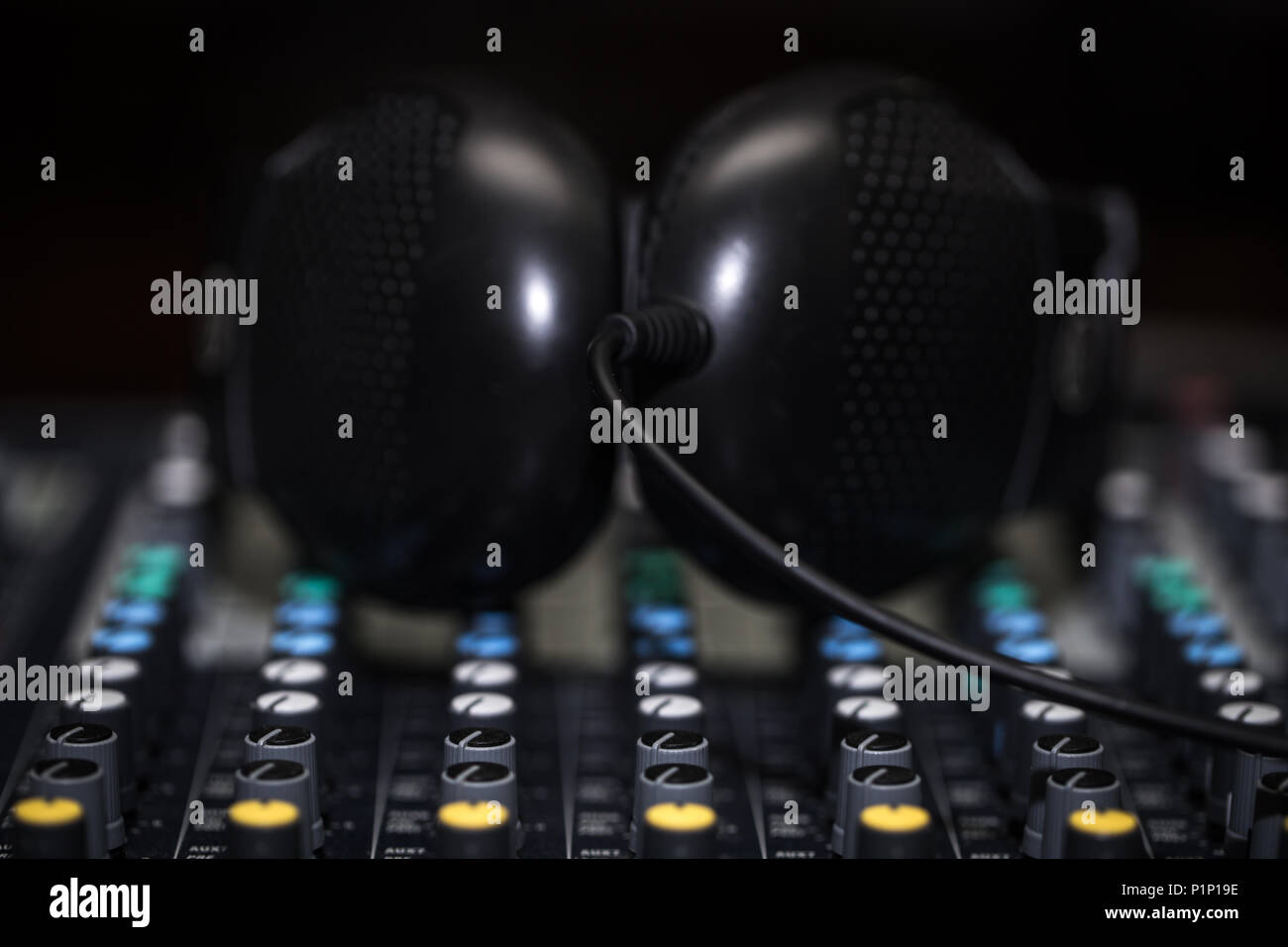 fader digital mixing console with volume meter, volume indicator ...