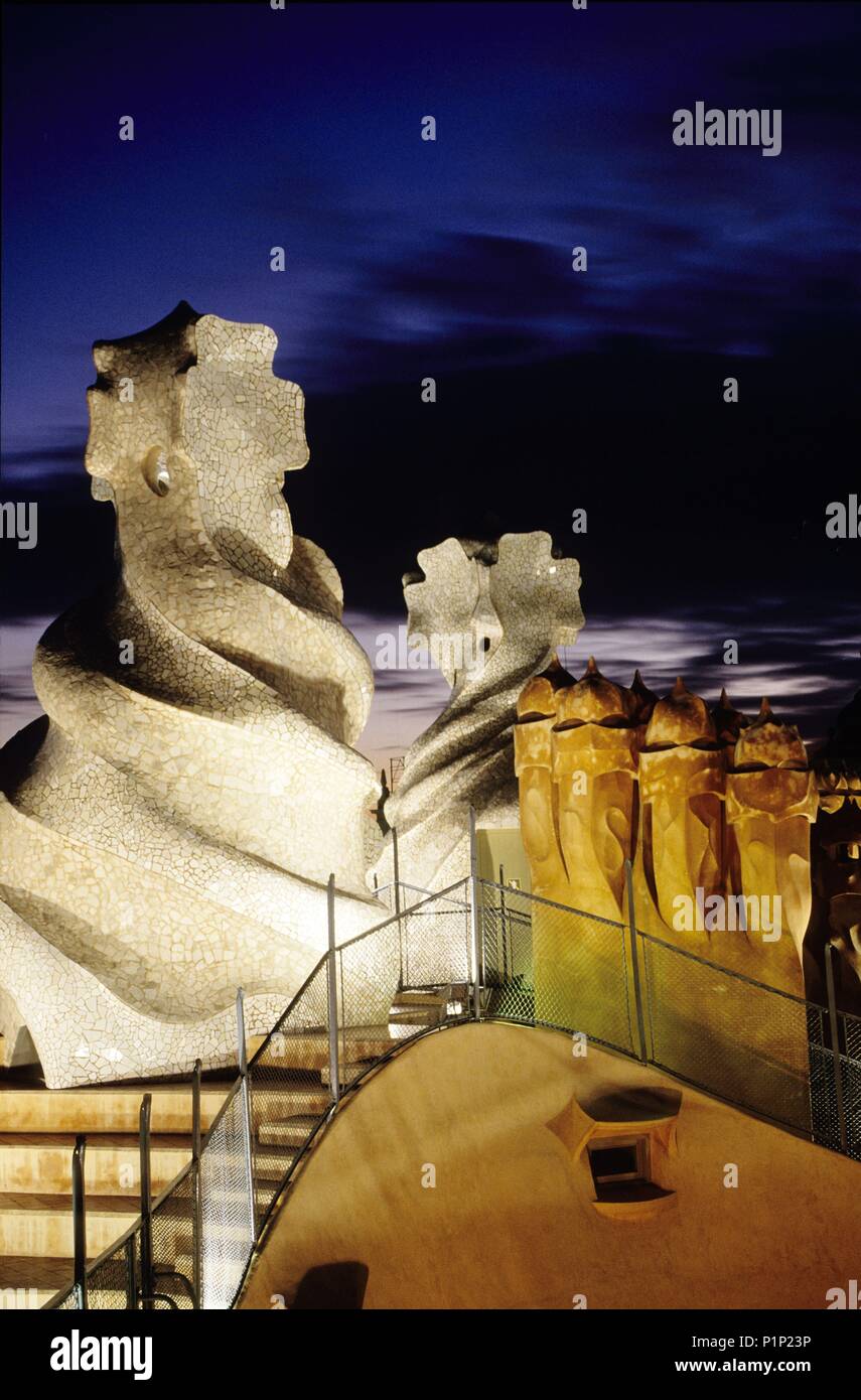 Casa Milà o Pedrera House (Gaudí); roof and chimneys Stock Photo - Alamy