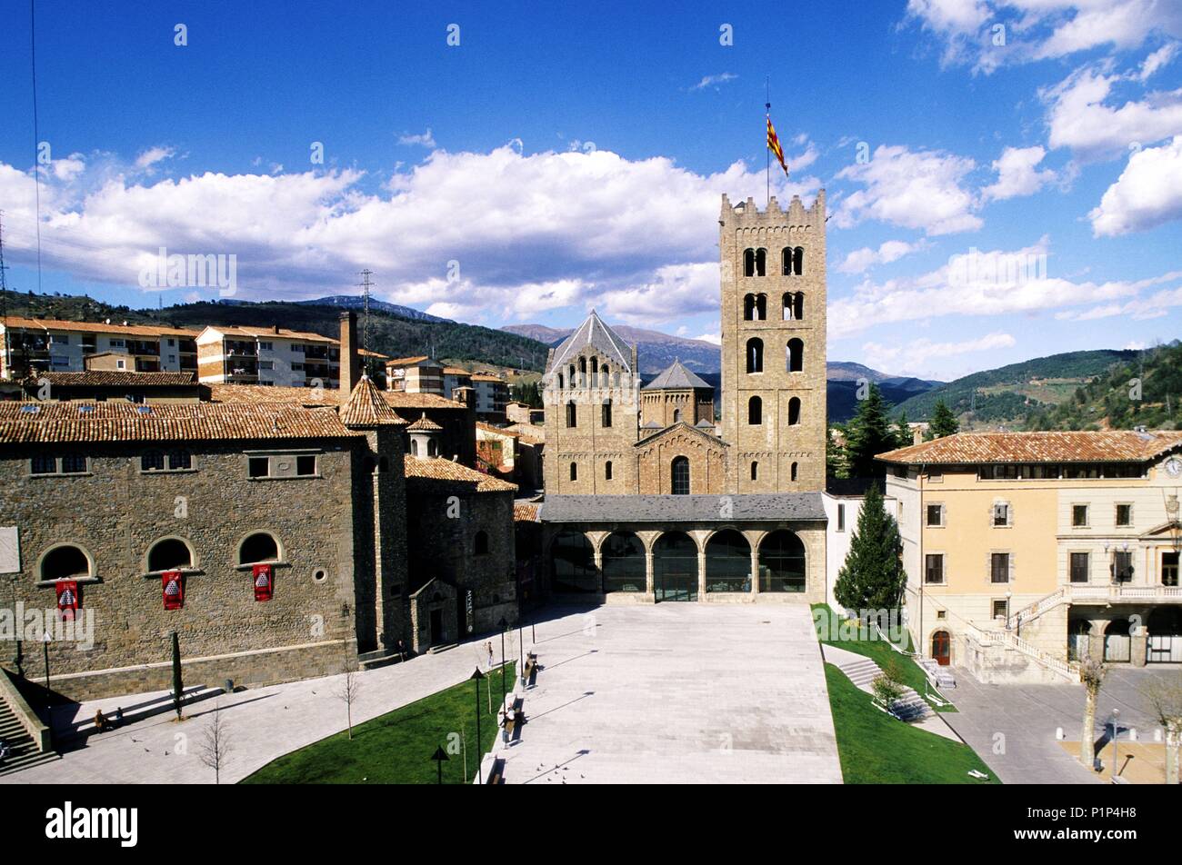 Ripoll, Santa María monastery façade (romanesque architecture); town ...