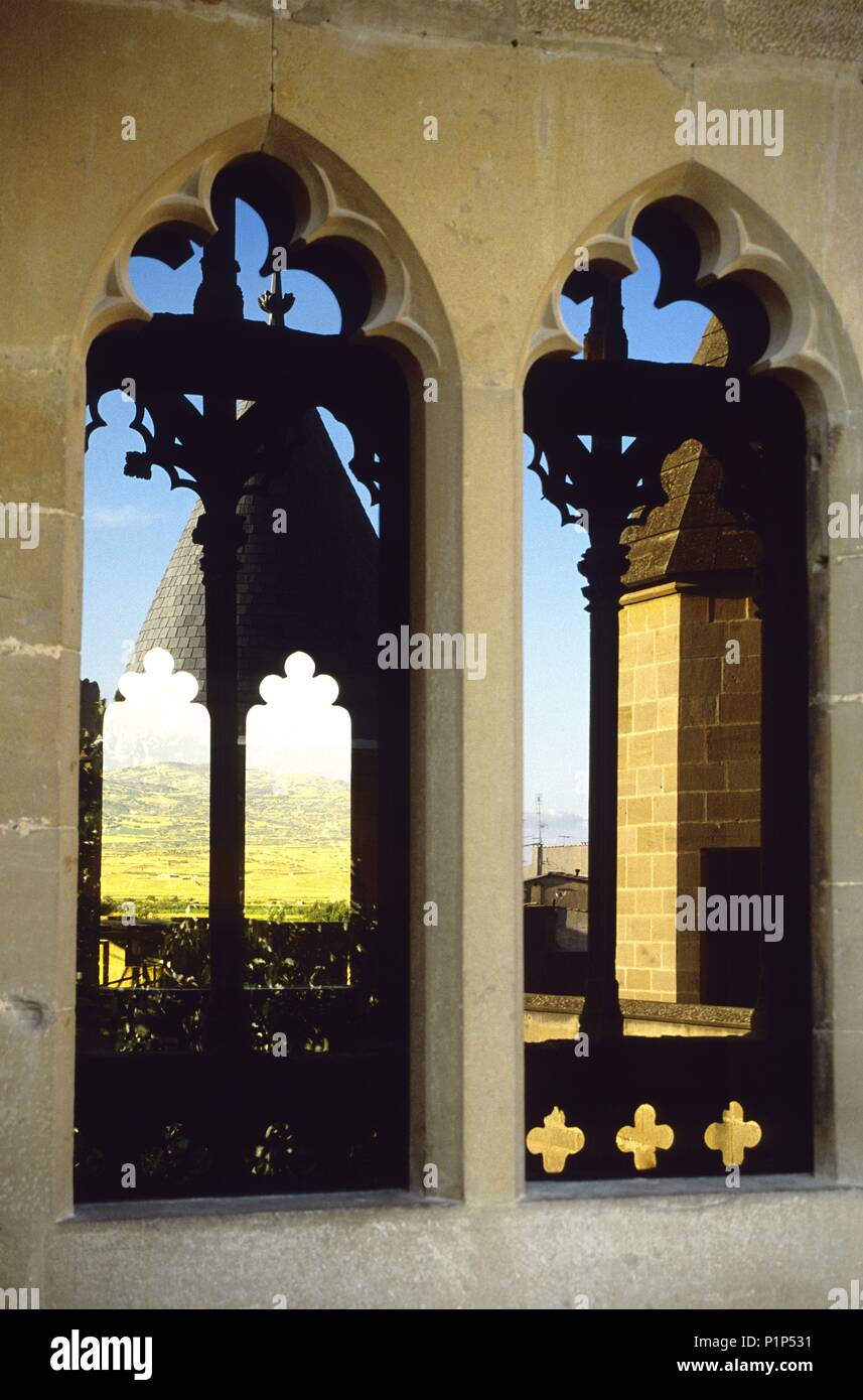 Olite, medieval castle with gothic windows Stock Photo - Alamy