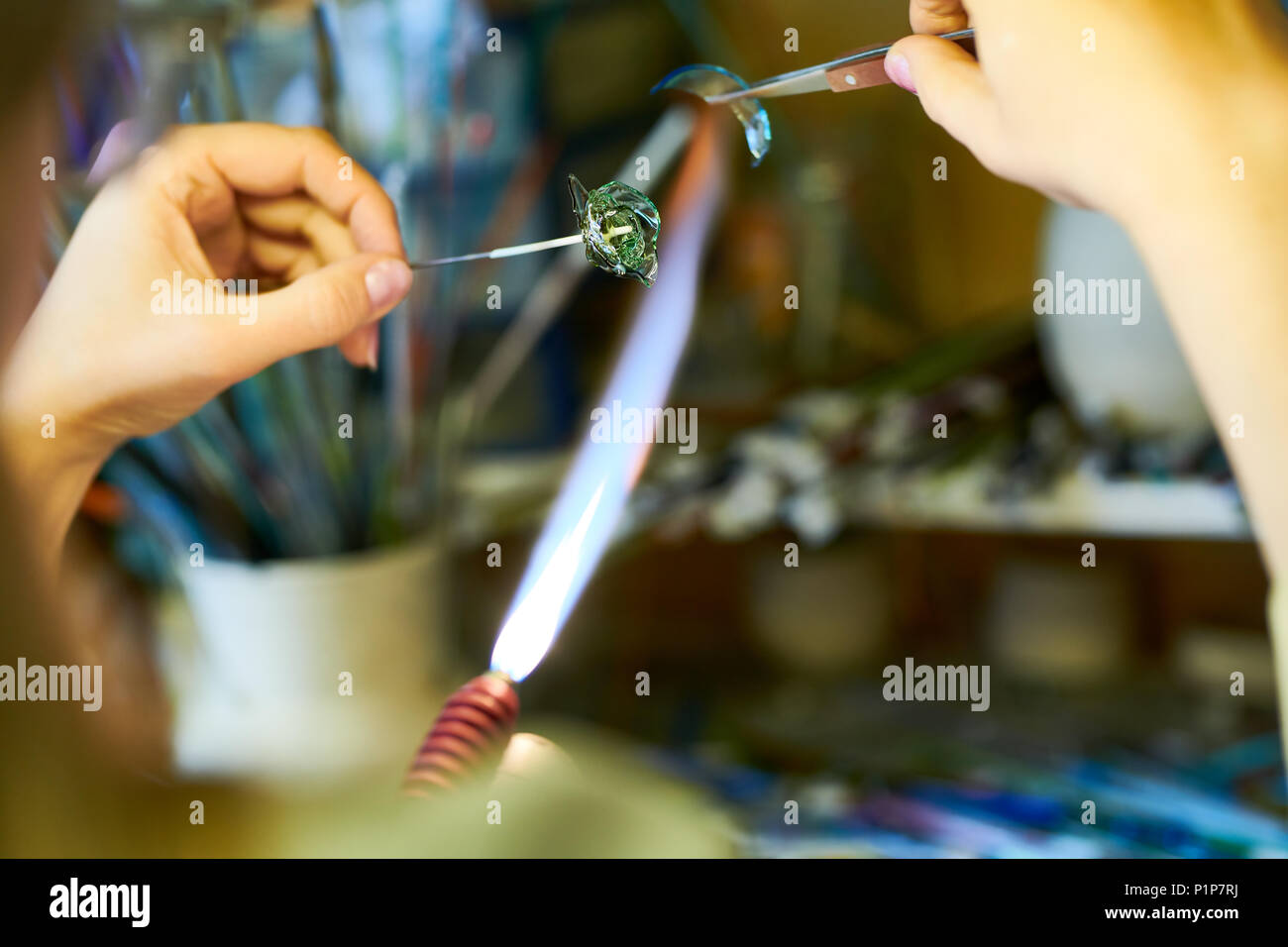 Artist hands close up hi-res stock photography and images - Alamy