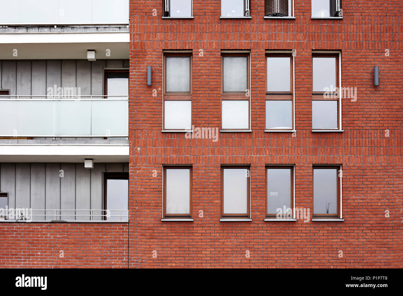 Commercial building brick wall hi-res stock photography and images - Alamy