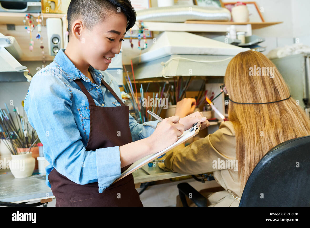 Collaborating artists hi-res stock photography and images - Alamy