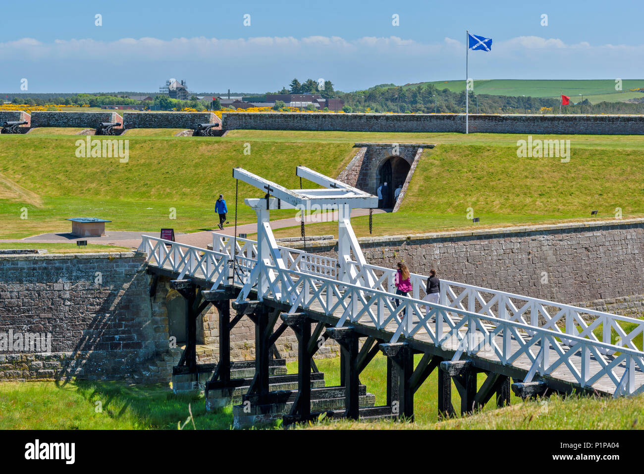 FORT GEORGE ARDERSIER INVERNESS SCOTLAND FORTIFICATIONS PEOPLE LEAVING ...
