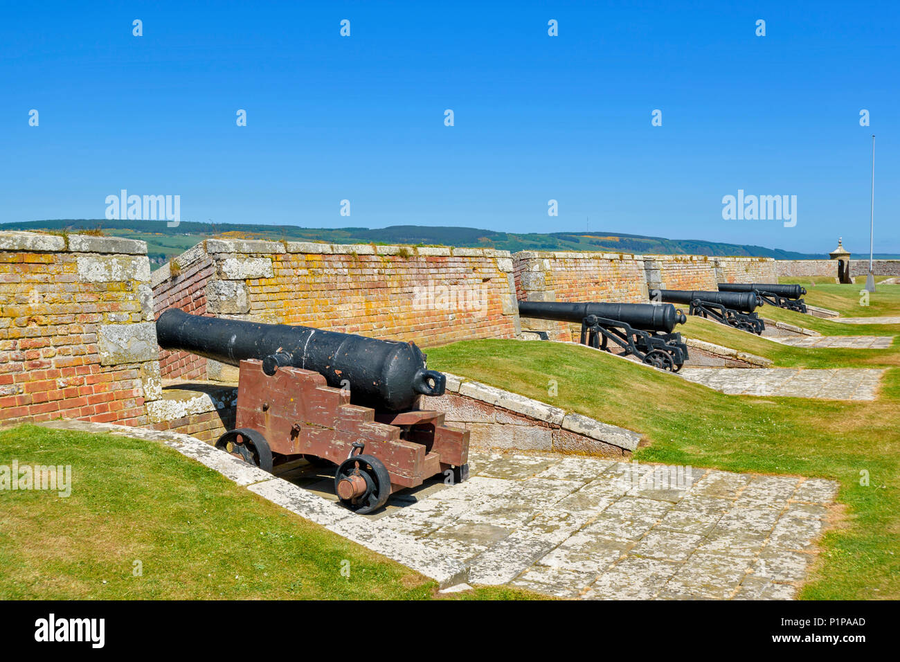 FORT GEORGE ARDERSIER INVERNESS SCOTLAND FOUR CANNONS POINTING ACROSS ...