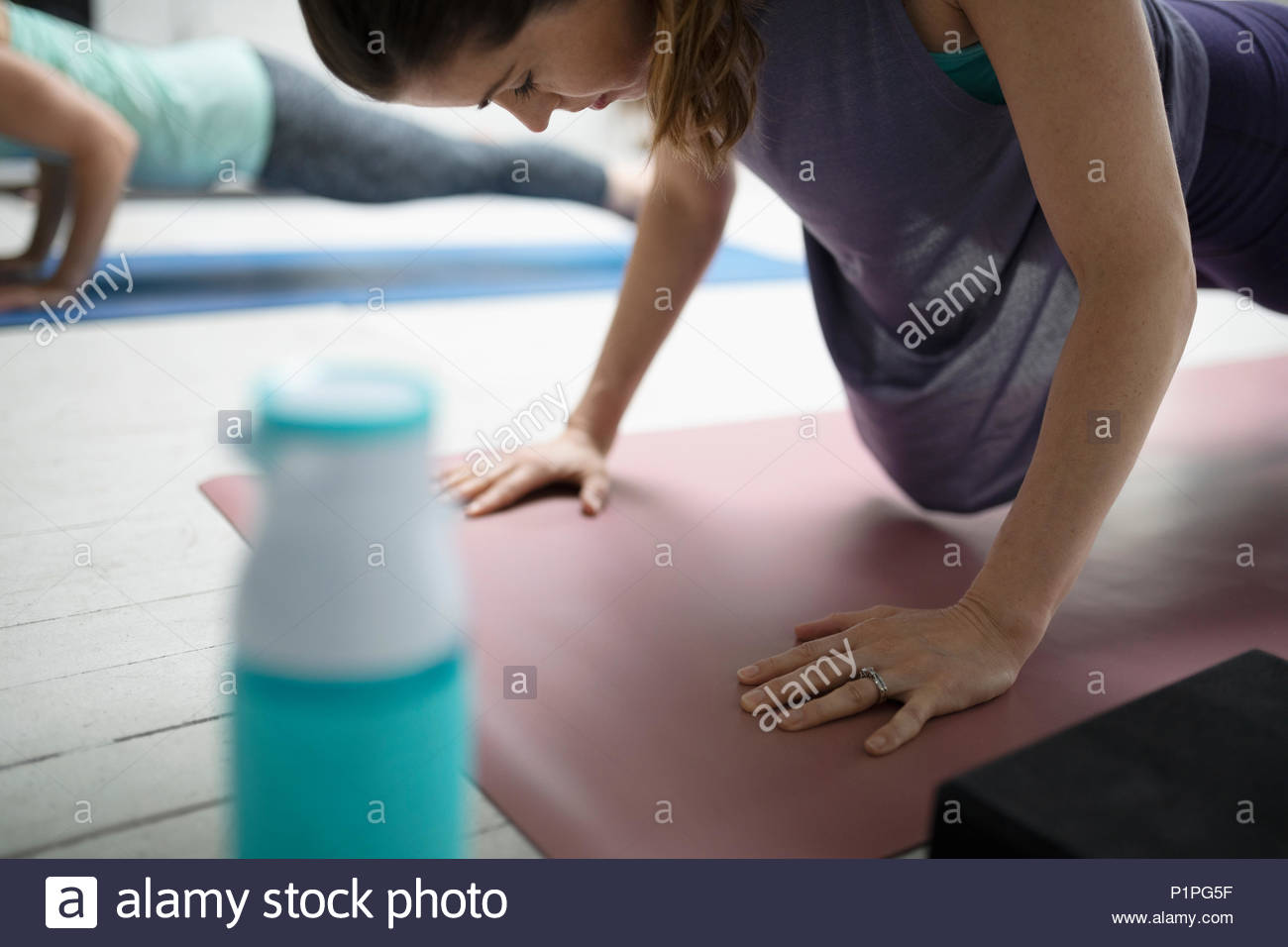 Yoga plank hi-res stock photography and images - Alamy