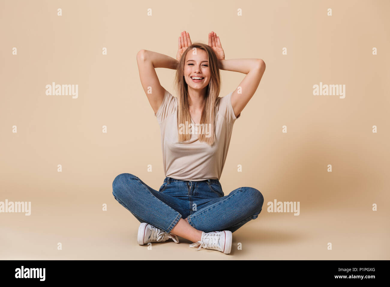Female and sitting legs crossed closeup hi-res stock photography and ...