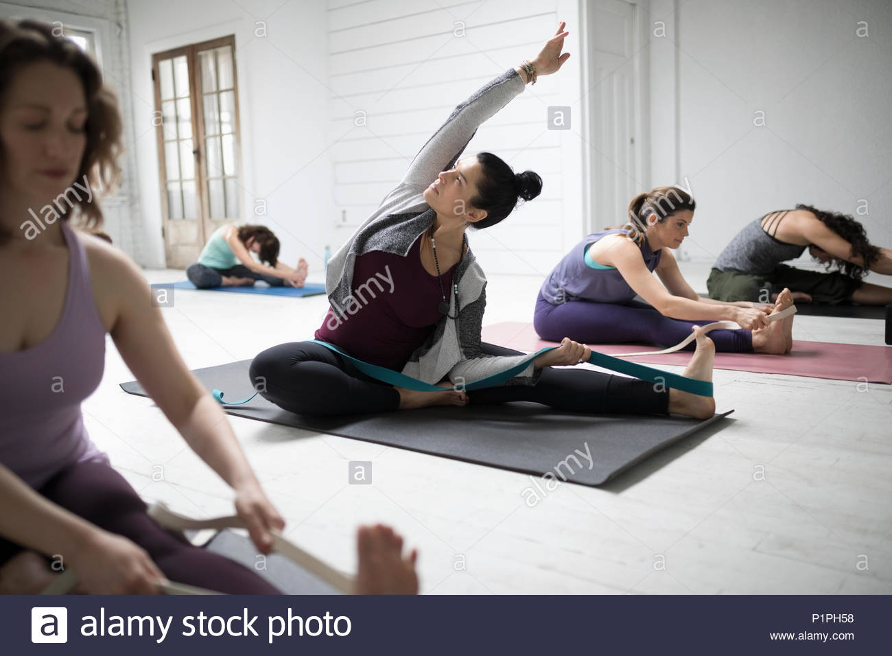 Side stretch hi-res stock photography and images - Alamy