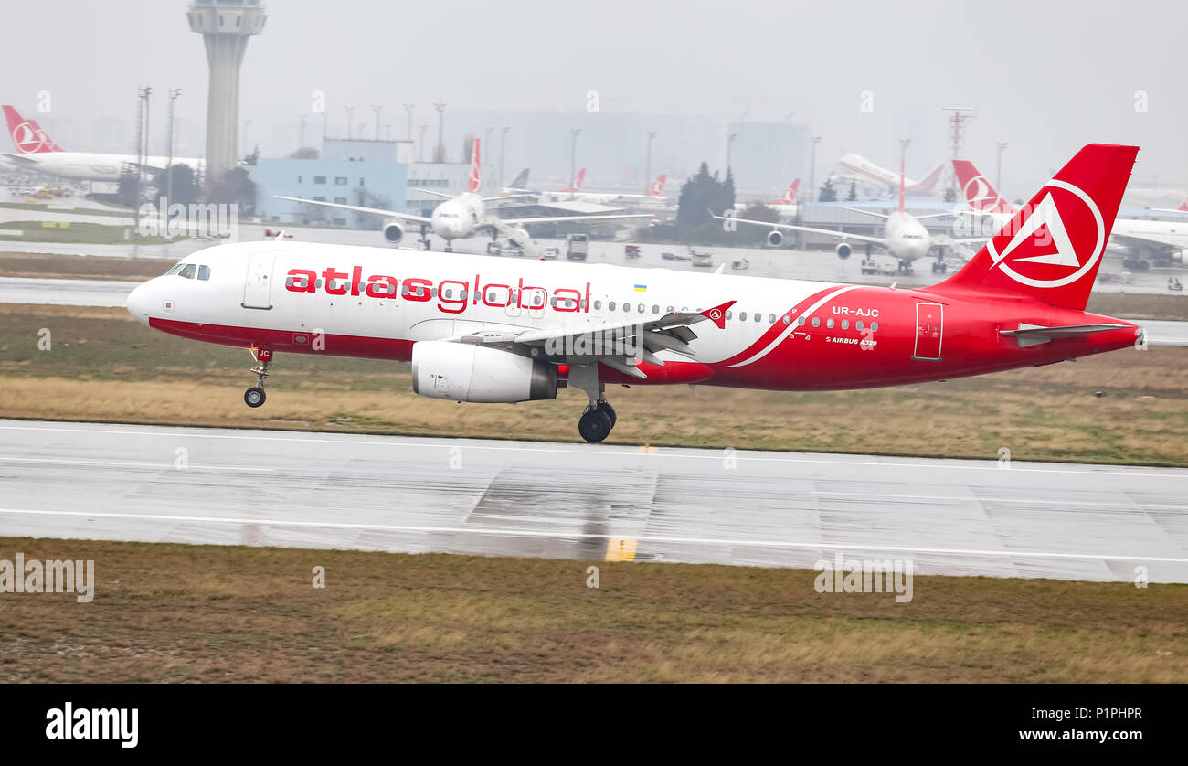 Atlasjet a320 plane hi-res stock photography and images - Alamy