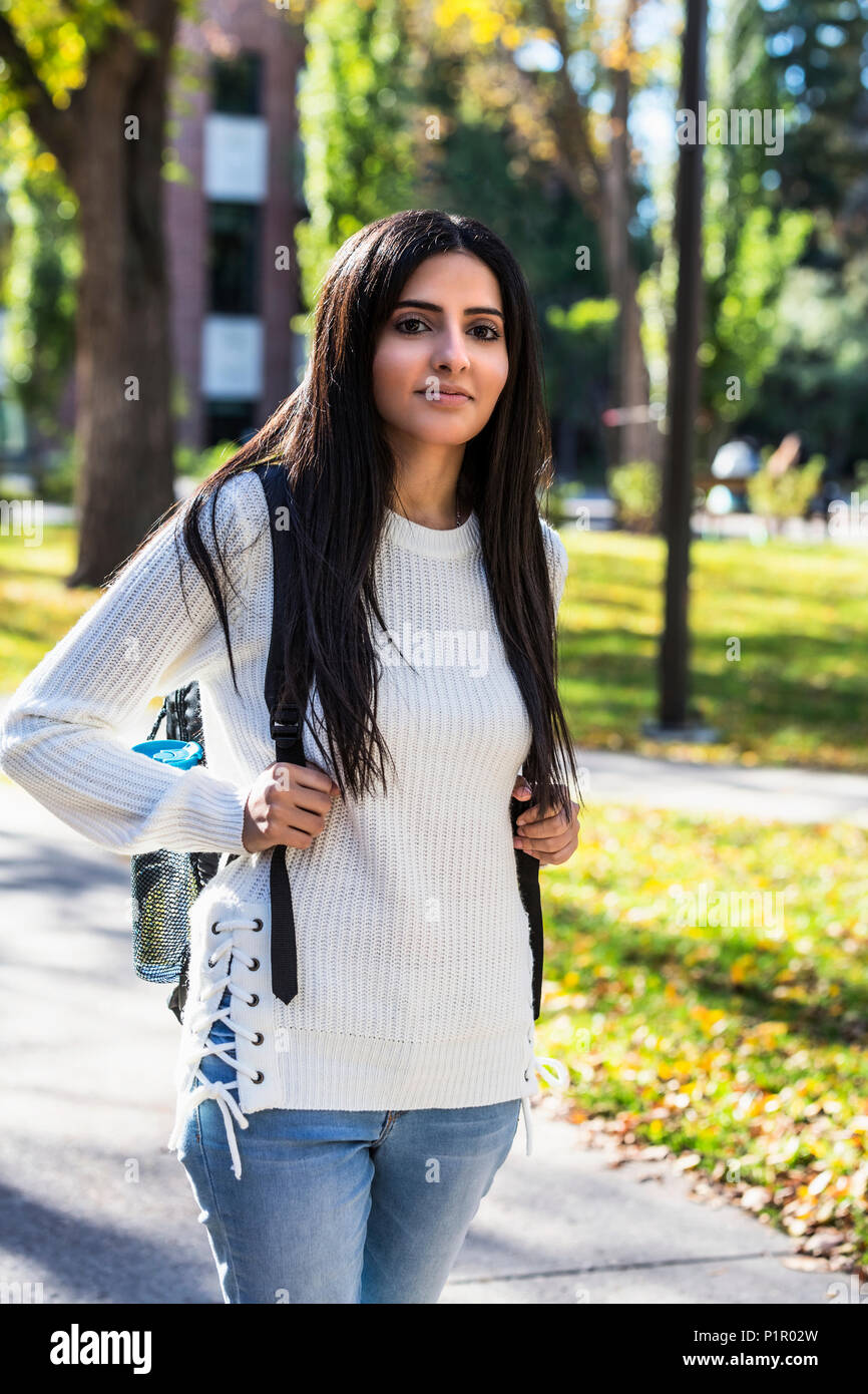 Lebanese woman hi-res stock photography and images - Alamy