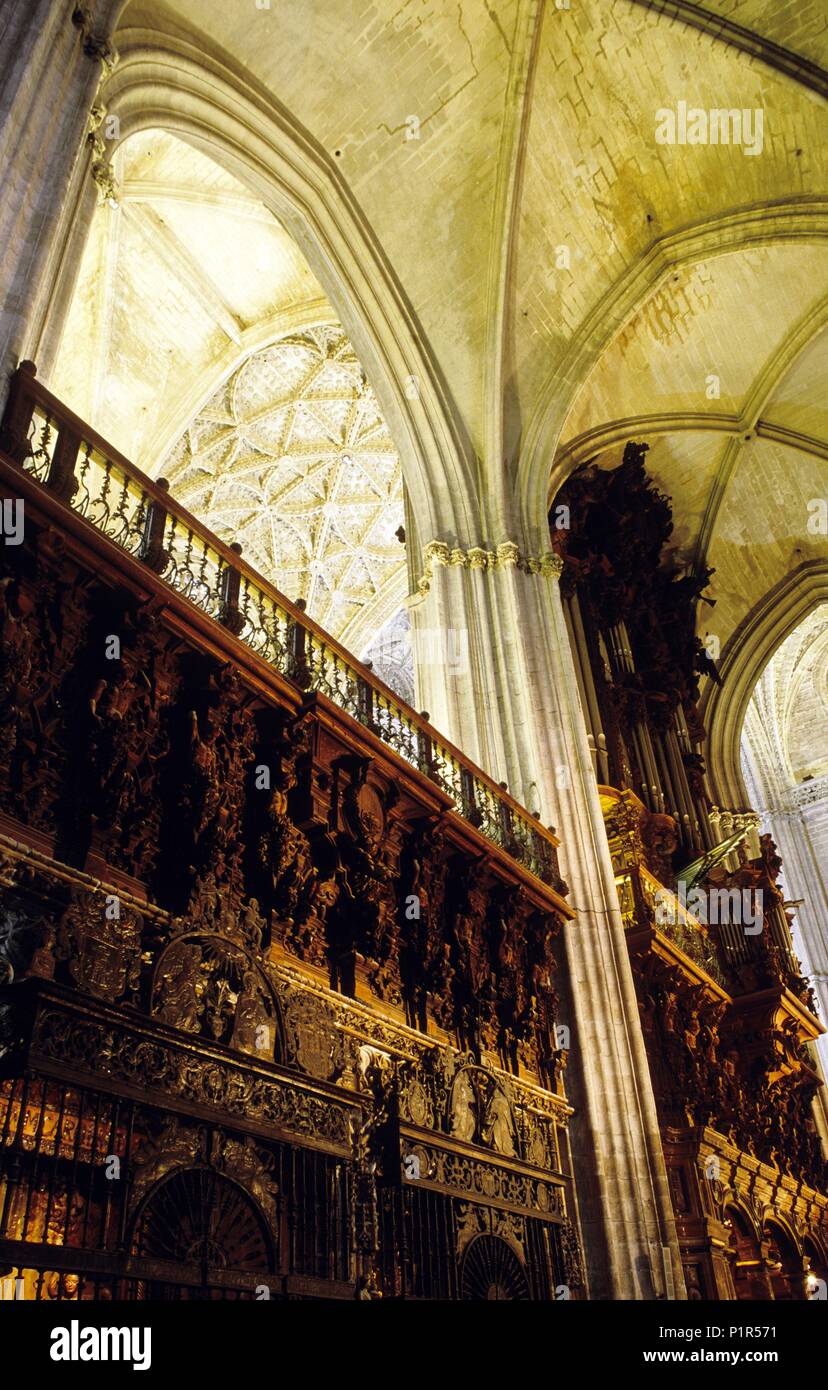Cathedral, central nave (gothic); choir (baroque Stock Photo - Alamy