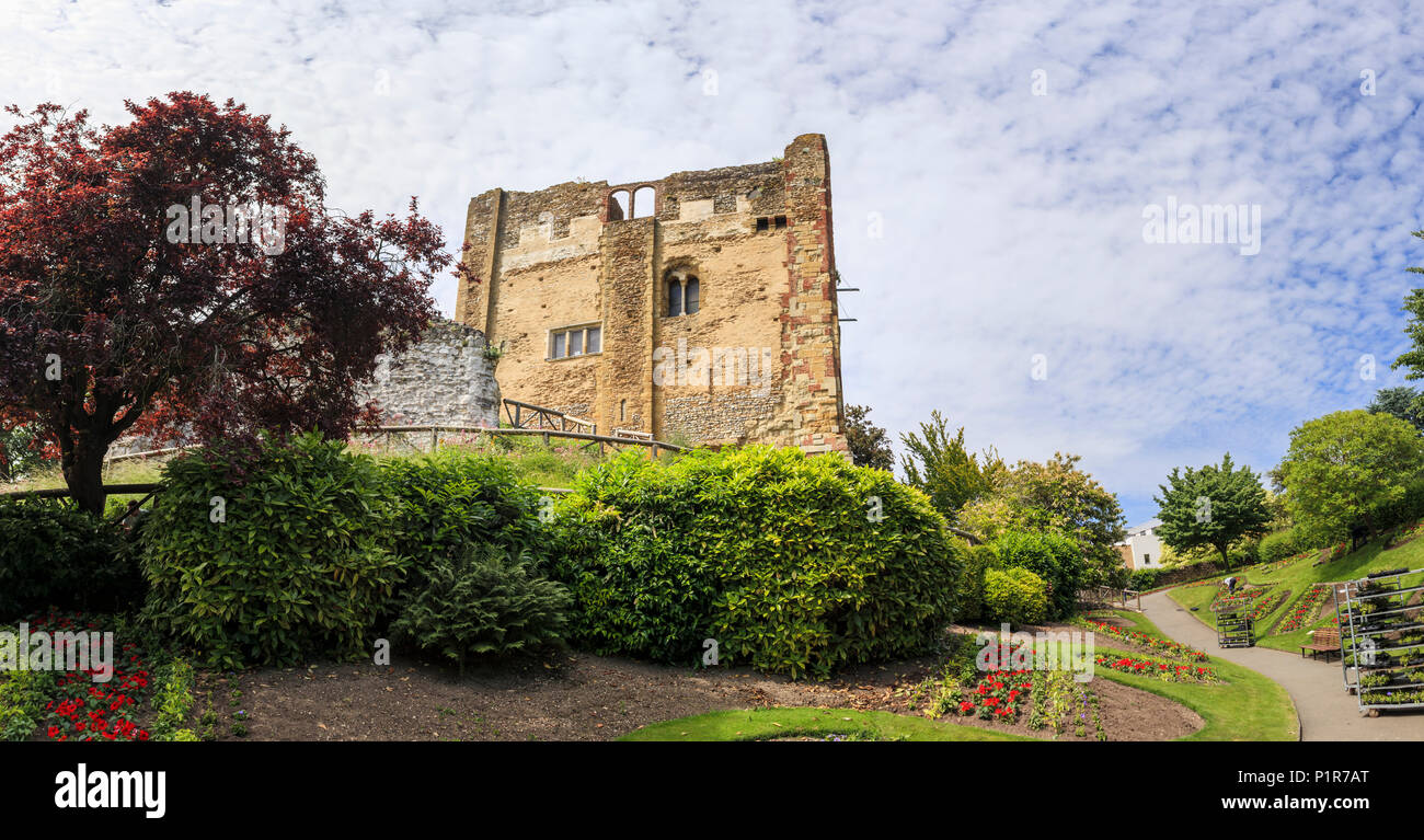 Castle keep / Great Tower of Guildford Castle ruins in central ...