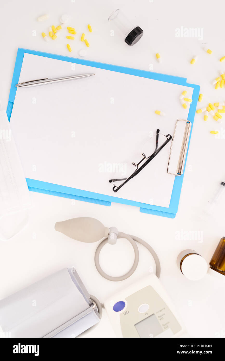 Doctors tools hi-res stock photography and images - Alamy