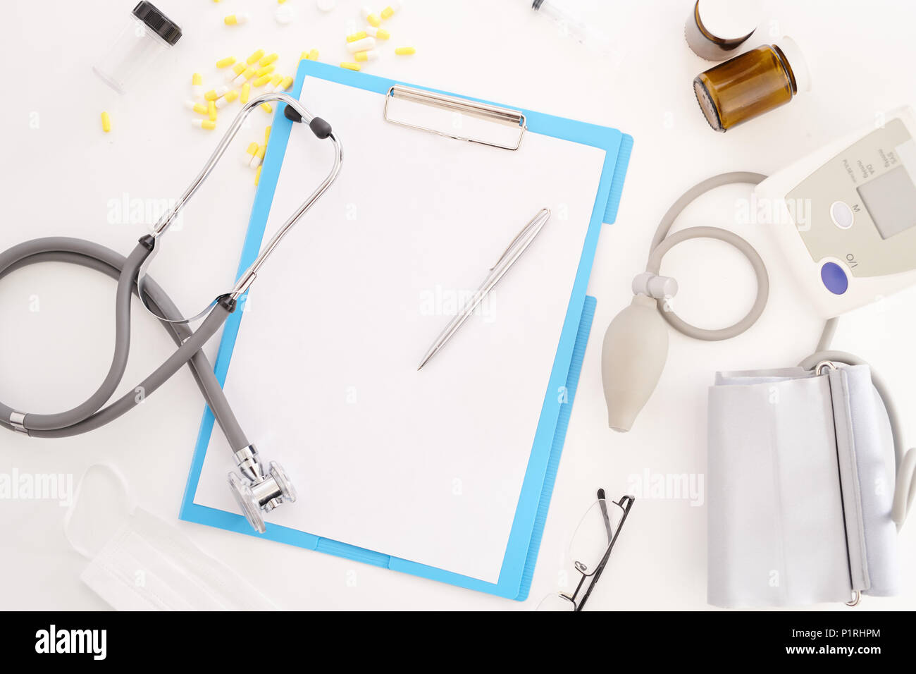 Doctors tools hi-res stock photography and images - Alamy